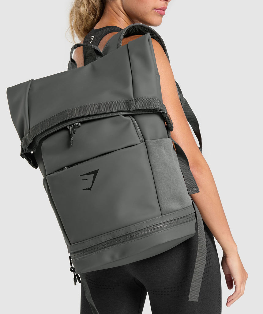Gymshark Sleek Backpack Roll Top - Graphite Grey | Gymshark